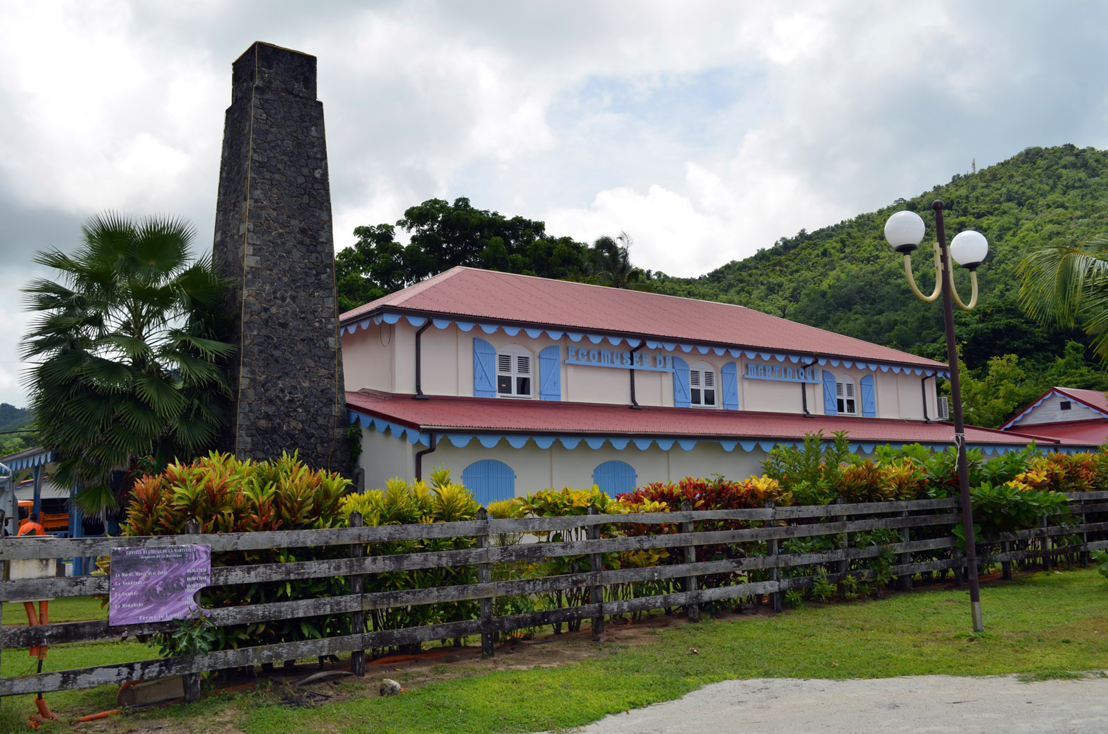 Les Musées, Sites et Domaines de la Collectivité Territoriale de ...