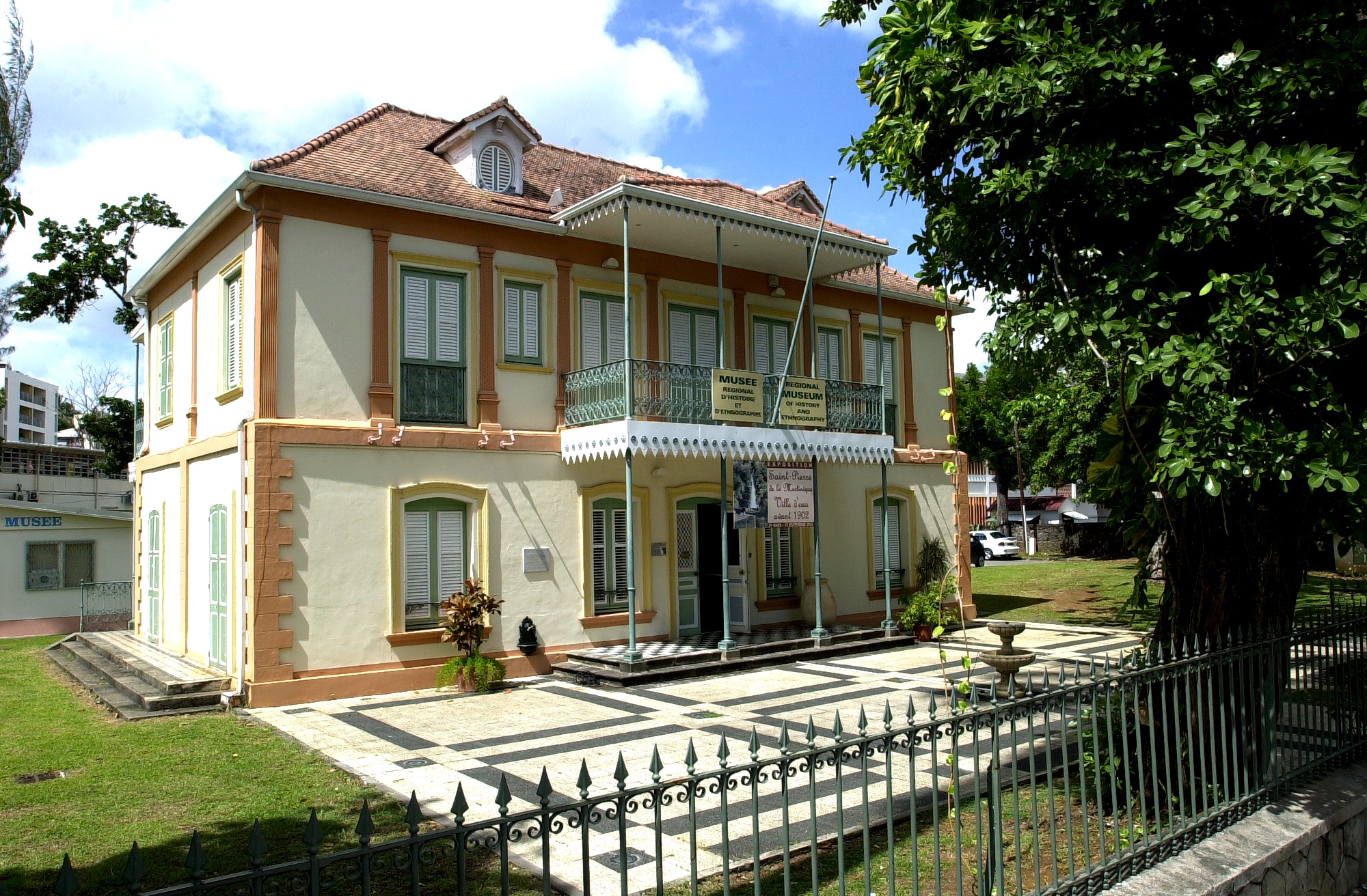 Les Musées, Sites et Domaines de la Collectivité Territoriale de ...